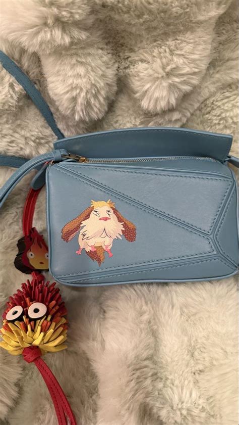 Loeweジブリコラボ ハウルの動く城ヒンパズルバッグ ハウルのショッパー付き メルカリ