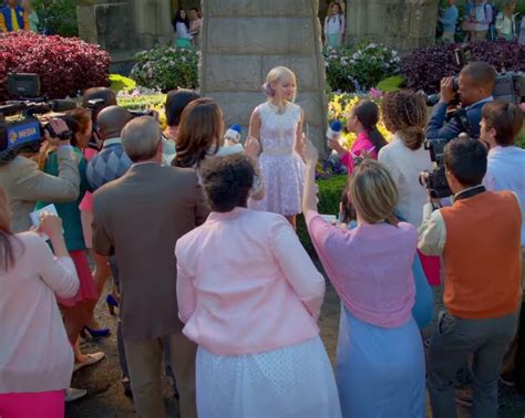 Dove Cameron As Mal The Daughter Of Maleficent Standing In The Middle