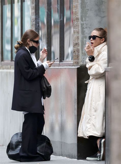 Ashley And Mary Kate Olsen At Smoke Break Outside Of Their Offices In
