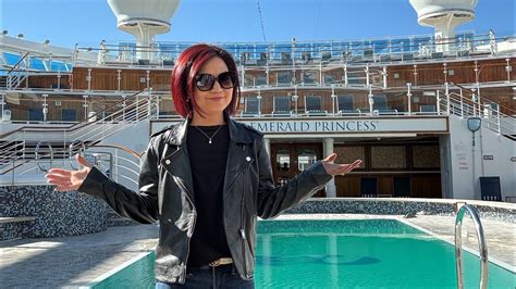 坐翡翠公主号去加拿大，感觉好亲切。。。 Youtube