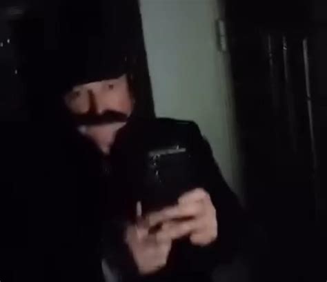 Ilija Čvorović Na Protestu U Vrnjačkoj Banji Muškarac Se Maskirao