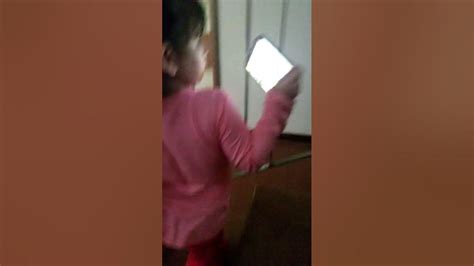 Minha Irmã Assistindo Desenho Youtube