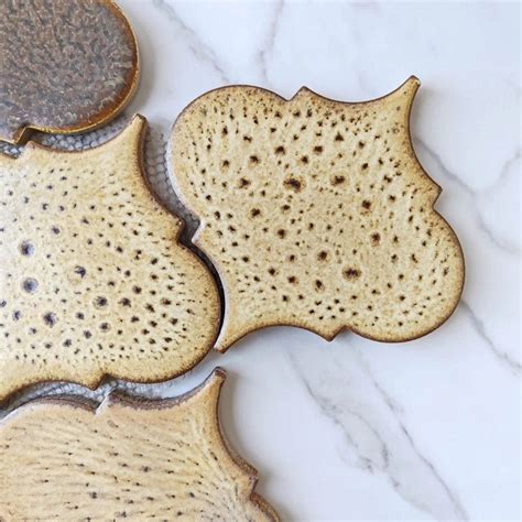 Brown Lantern Pattern Mosaic Tile Articture