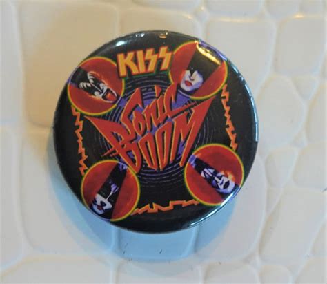 Kiss Sonic Boom Button