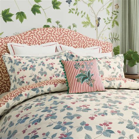 Sanderson Rubus Bedding Raspberry Bedeck Home