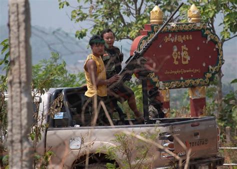 အန္တရာယ်ကြားက မြတ်ဆရာ ရုပ်သံ