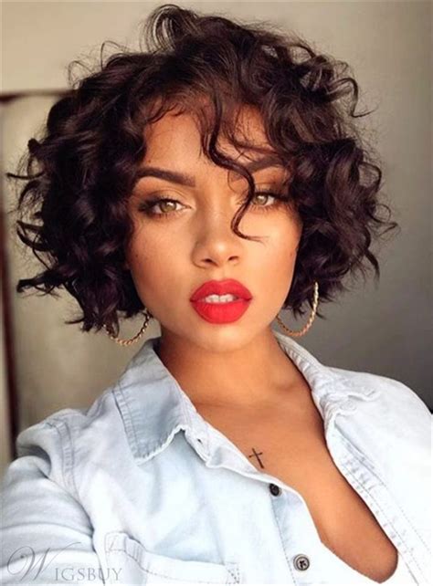 Cheveux Bouclés 10 Façons De Sublimer Votre Coiffure Cheveux Courts Vogued Idées