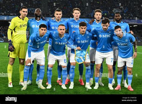 Ssc Napoli Players Are Posing For A Team Photo During The 15th Day