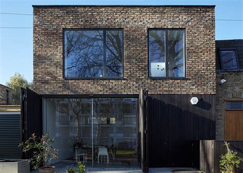 Sam Architects Uses Brick And Charred Wood For London House