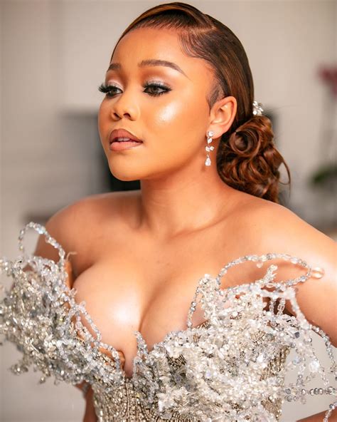 𝕾𝖐𝖍𝖆𝖓𝖞𝖎𝖘𝖔 𝕮𝖍𝖗𝖎𝖘𝖙𝖊𝖑𝖑𝖊 𝕯𝖔𝖚𝖜 Miss Douw • Instagram Photos And Videos