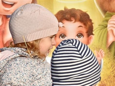 무료 사진 아이 크리스마스 장식 빨 대 소녀 재미 귀여운 실내 세로 행복