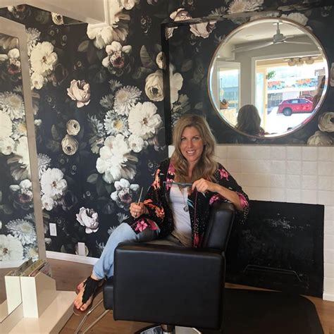 Leah Michelle Photos 𝐼𝑡 𝑤𝑎𝑠 𝑎 𝑠𝑖𝑚𝑝𝑙𝑒 𝑚𝑜𝑚𝑒𝑛𝑡 𝑜𝑛 𝑎 𝑣𝑒𝑟𝑦 𝑖𝑚𝑝𝑜𝑟𝑡𝑎𝑛𝑡 𝑑𝑎𝑦 𝑜𝑓 ℎ𝑒𝑟 𝑙𝑖𝑓𝑒… 💍 𝑇ℎ𝑖𝑠 𝑤𝑎𝑠 𝑎