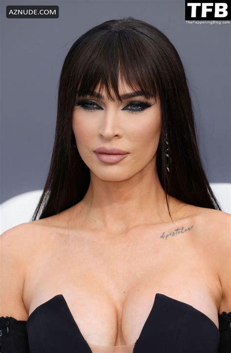 Megan Fox Sexy Seen Flaunting Her Boobs At The Billboard Music Awards