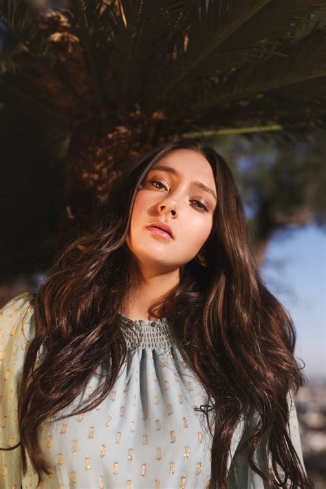 Isabelle Fries Releases A Nostalgic Indie Folk Tune Entitled “scrapbook”