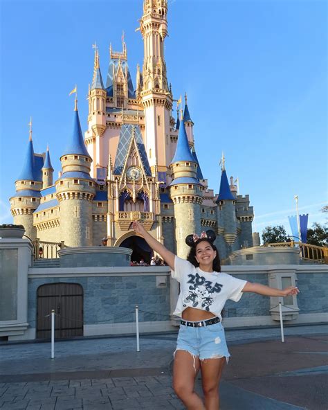 Constanza Jimenez Flores Constanzajimenezf • Instagram Photos And Videos