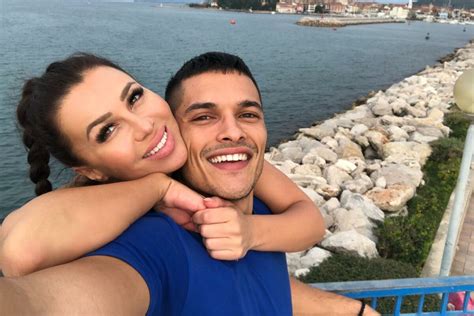 Dok Je Stanija U Zadruzi Njen DeČko Objavio Fotku Koju Nismo