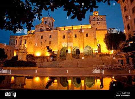 Catedral De Nuestra Señora De La Asunción Santander Cantabria España