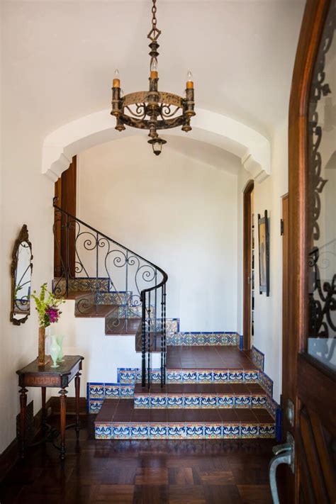 Spanish Interior Design 10 Tips For Creating A Stunning Hacienda
