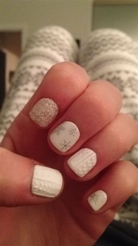 Pin By Elizabeth Barrier On Nails Christmas Gel Nails Sweater Nails