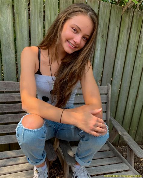 Celebridades Femeninas Oficial Chelsea Mayer A Esta Preciosidad