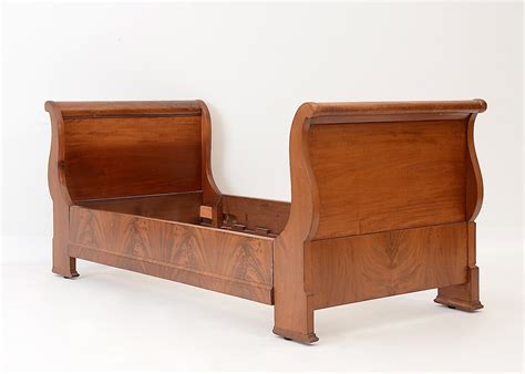 Walnut And Burl Twin Sleigh Bed Ebth