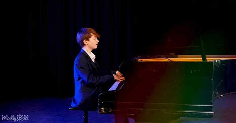 Teenage Virtuoso Wows As Singer And Pianist With 1980s ‘true Colors