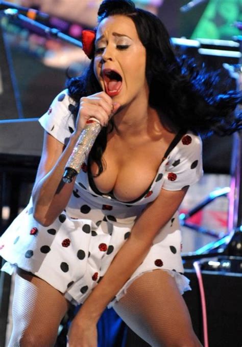 Katy Perrys Boobs Put On A Show