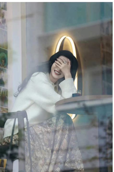 电影节见真章：范冰冰冲主竞赛圈，章子怡无戏可拍靠晒娃挽尊？