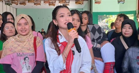 Putri Aria Bima Coba Peruntungan Mendaftar Bakal Calon Wali Kota Surakarta