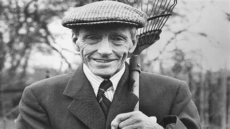 బ్యాటర్‌గా ఎంట్రీ గర్ల్‌ఫ్రెండ్ కోరికతో కీపర్‌గా అవతారం కట్‌చేస్తే