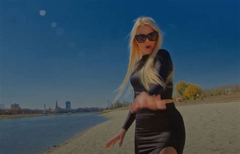 Đakovčanka Matea Matković Objavila Pečat Na Suze” Radio Đakovo