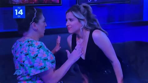Mayim Bialik Has Lesbian Kiss Scene On All New Tonights Call Me