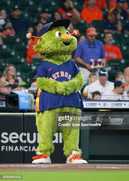 Astros Orbit Photos And Premium High Res Pictures Getty Images