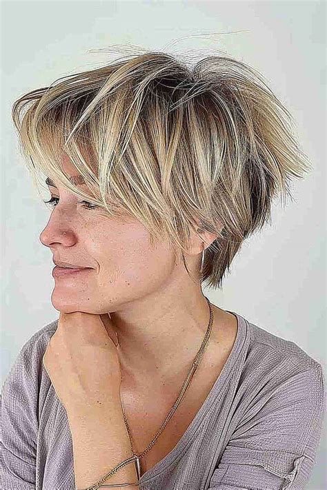 33 Trendy Short Stacked Pixie Bob Haircuts For Perfectly Layered Style