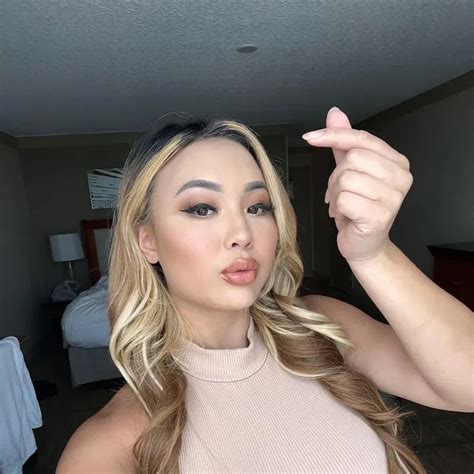 Kazumisworld Bio Age Net Worth Height Career And Family Bioweb Hub