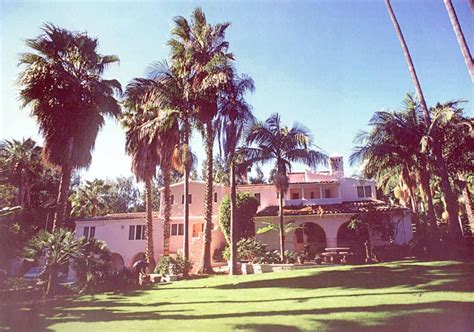 Inside Jayne Mansfields Pink Palace The Graceland Of Hollywood