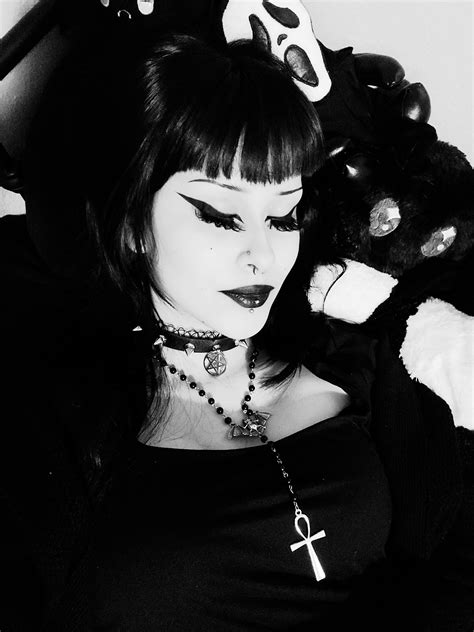 Goth Latinas Prove There S More To The Subculture Artofit