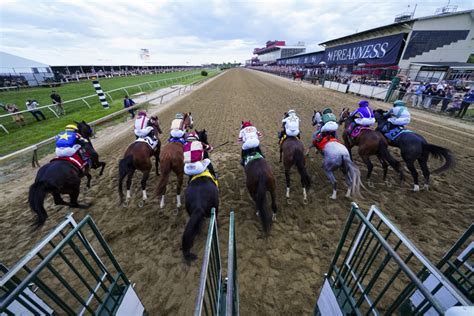 Preakness Stakes Photos Of The Fashion And Journalisms Home Stretch
