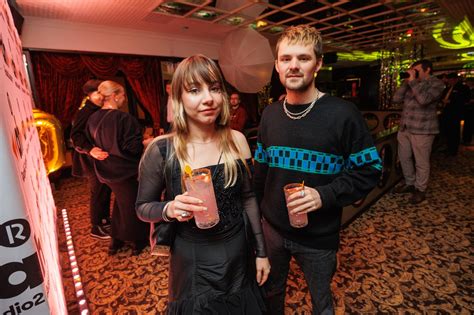 Laulja Iiris Vesik Kihlus Oma Inglasest Bändikaaslasega