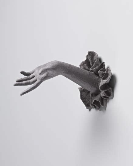 Discover 15 Hand Rack And Hand Sculpture Ideas Fashion Installation