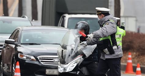 오토바이 자동차 전용도로에서 운전 허용해도 될까요 노컷투표