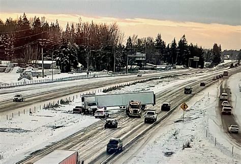 Winter Weather Crashes Block Freeways In Clark County Portland Camas