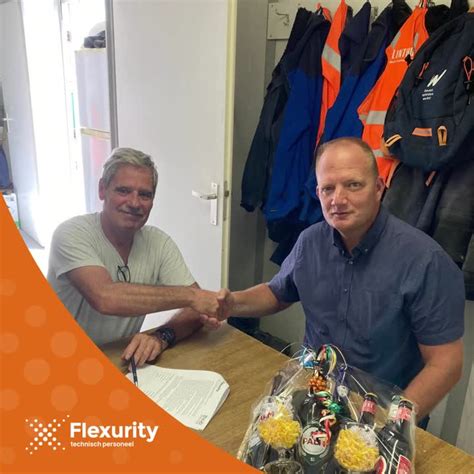 Sander Van Eeden On Linkedin Collega Angelo Tekent Contract In Fase 4