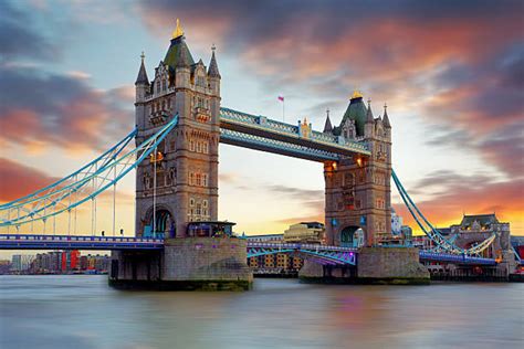 27 400 Tower Bridge Fotos De Stock Imagens E Fotos Royalty Free Istock