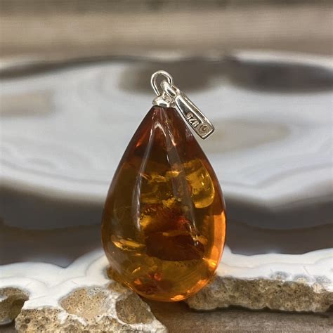 Pendentif En Ambre Baltique Lesminerauxfr