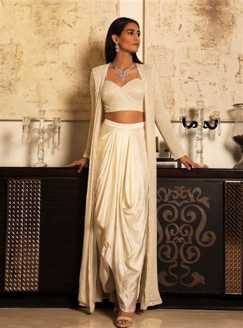 11 Trending Diwali Outfit Ideas For Women For This Festive Season