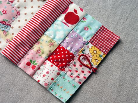 How To Sew A Needle Book Tutorial ~ Free