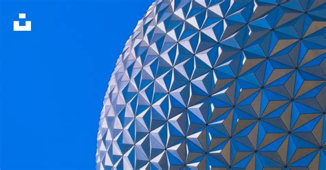 Foto Fotografía De Primer Plano Del Edificio Redondo De Plata Imagen