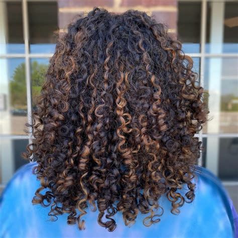 10 Balayage Ideas For Curly Hair To Add An Eye Catching Glow