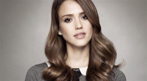 Jessica Alba New Curly Hairstyle Wallpaper Hd Celebrities 4k